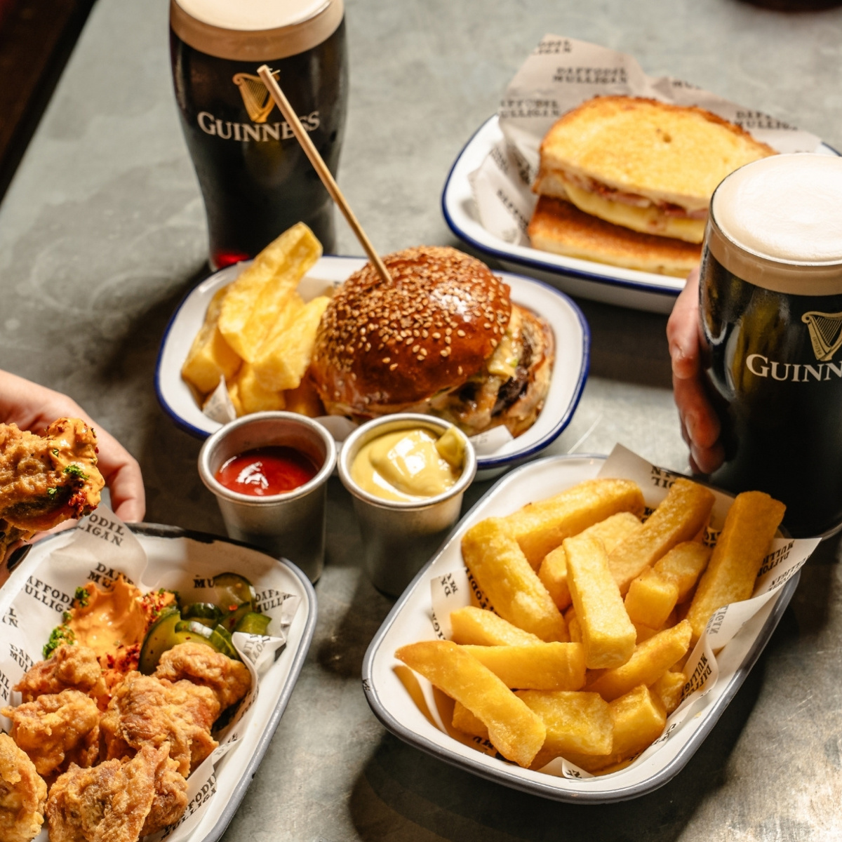 Gibney's London | Irish Bar | Live Music, Sports & Comedy